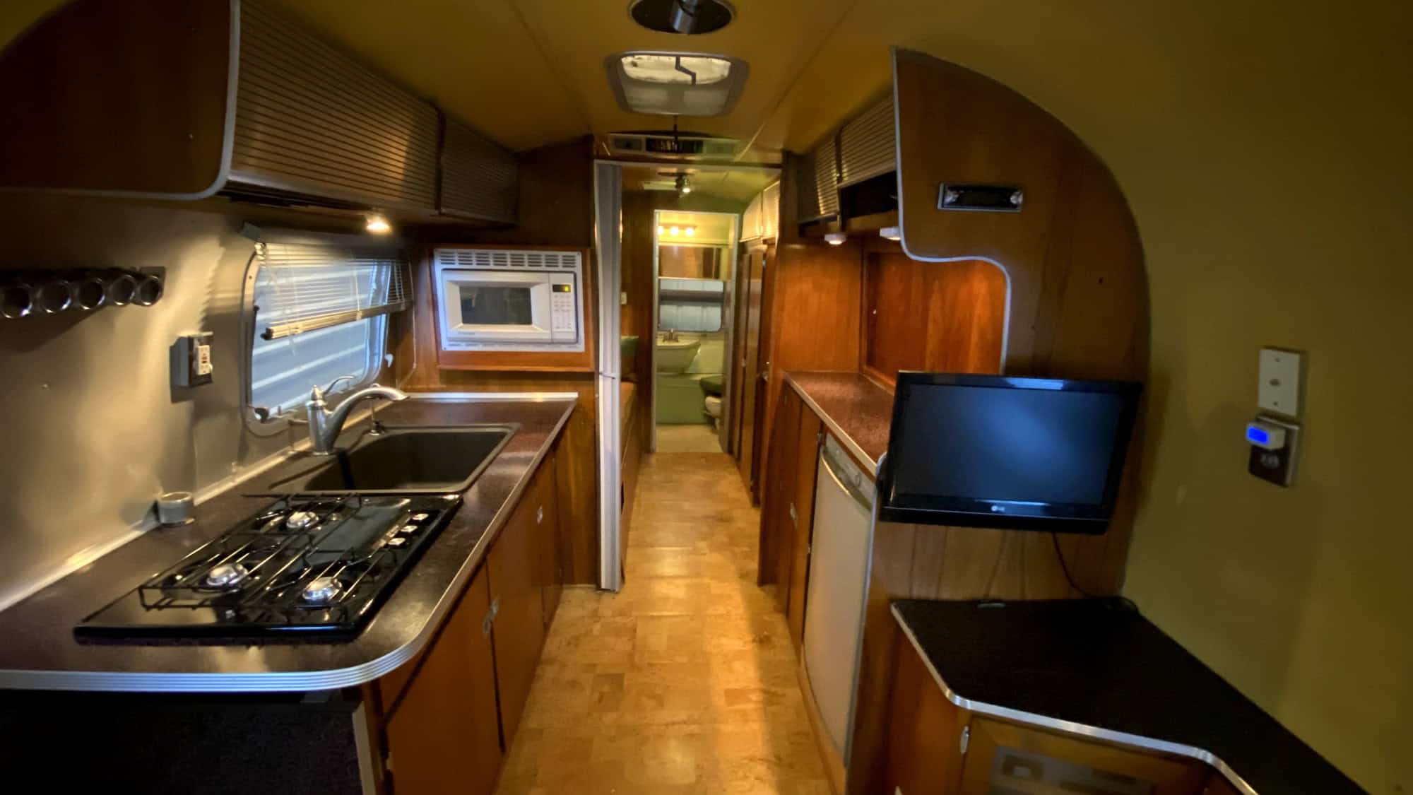 1970 27' Overlander For Sale In Nashville, Tennessee - Airstream